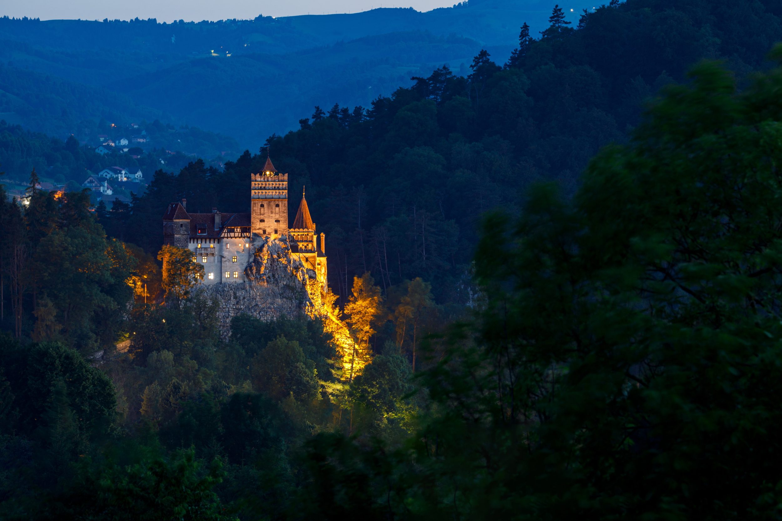 Castelul Bran: Istorie, Mit și Atractii Turistice