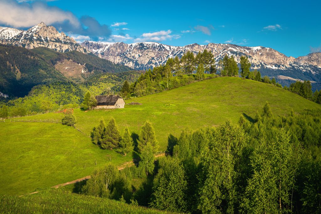 Munții Bucegi: Un paradis natural cu priveliști uimitoare și trasee ...