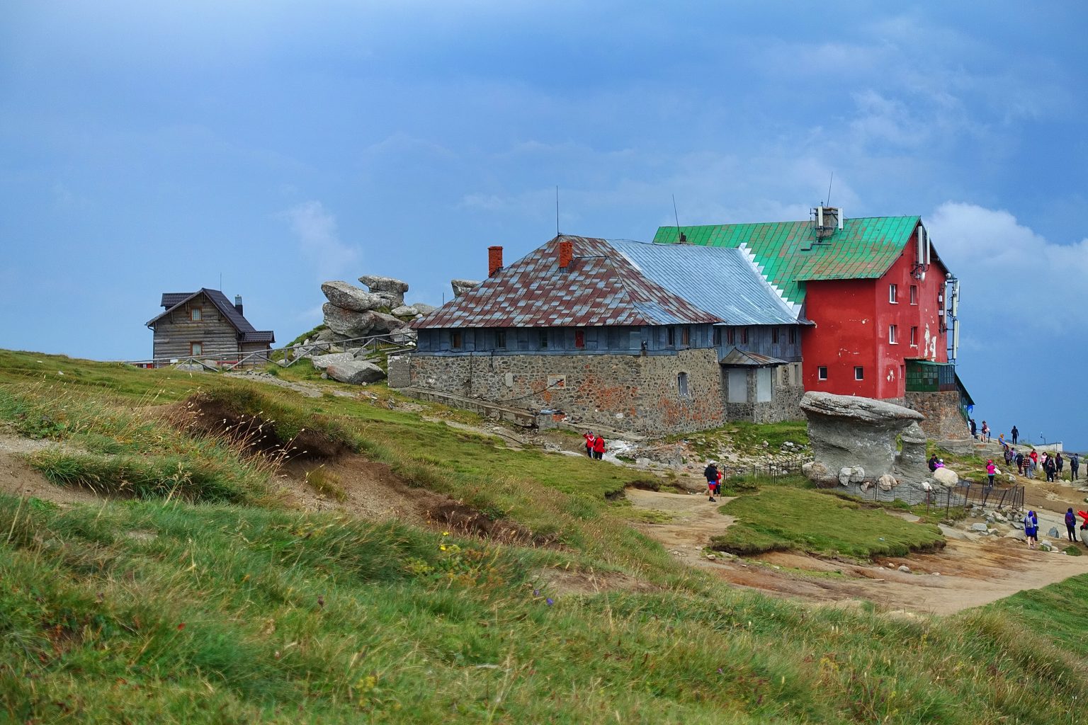 Vârful Caraiman: Muntele impunător din inima Bucegilor - Transylvanian Inn